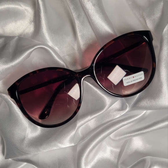 Tommy Hilfiger | Accessories | Tommy Hilfiger Womens Sally Aviator ...